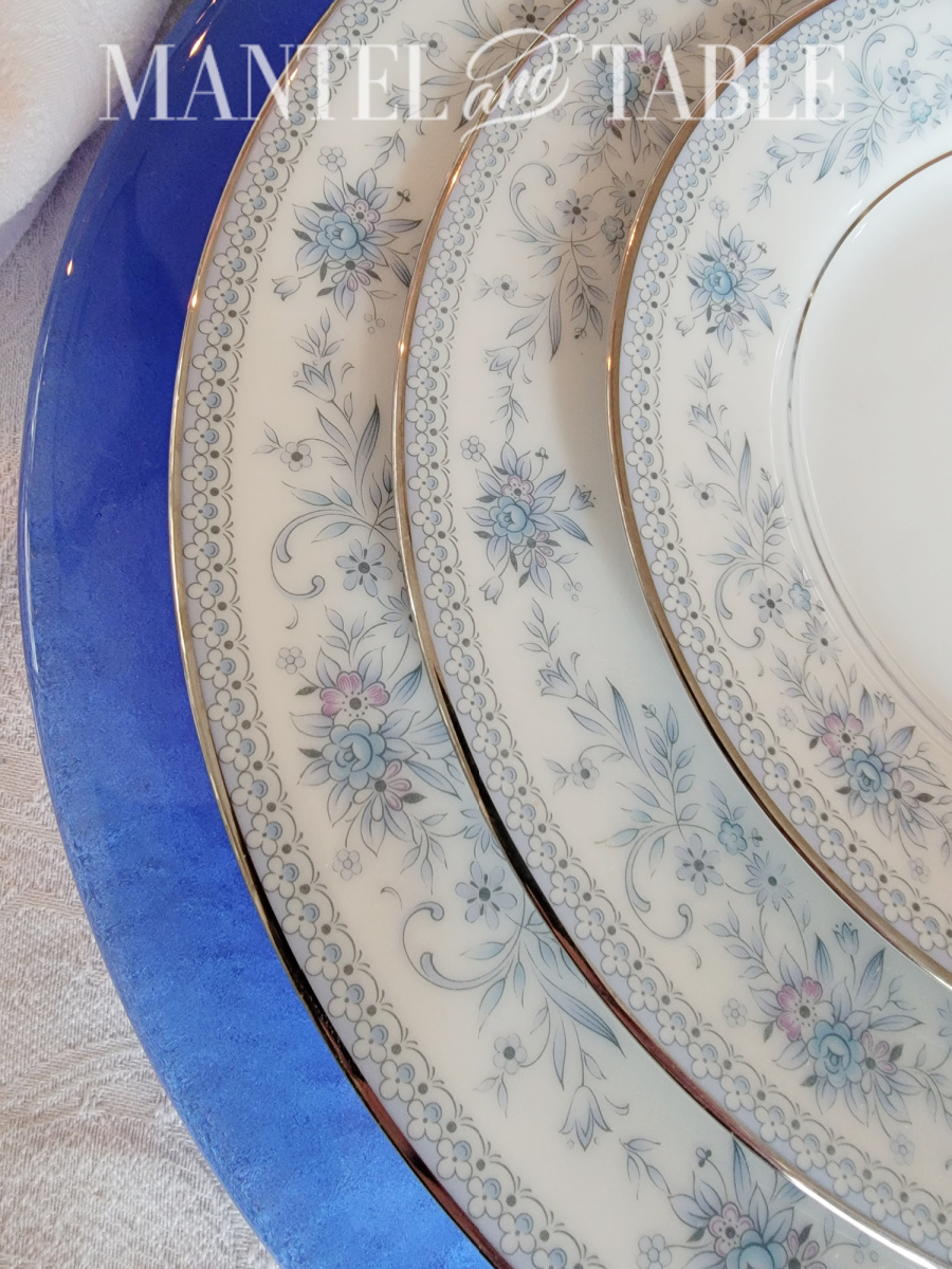 The Beautiful Blue Table Setting of my 13 Year Old Dreams - Mantel and ...